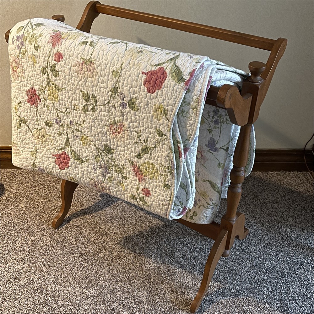 Blazing Auctions - Solid Wood Blanket Rack with Quilt