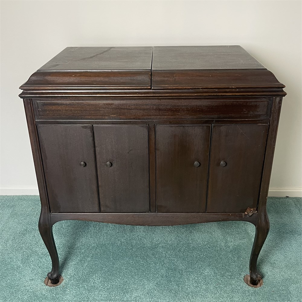 Blazing Auctions - Antique Victor Victrola VV-S-215 Phonograph Victor ...