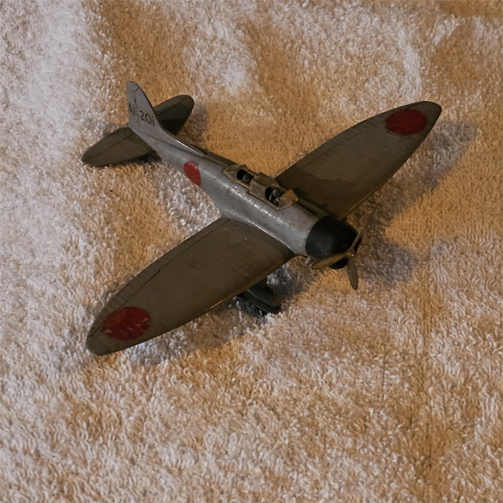 Blazing Auctions - Model of the Aichi D3A1 Type 99 "Val" Carrier Dive ...