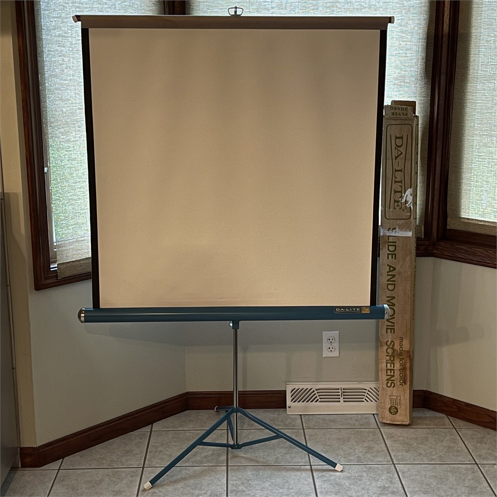 Blazing Auctions - Da-Lite Flyer Portable Movie Projection Screen with Box