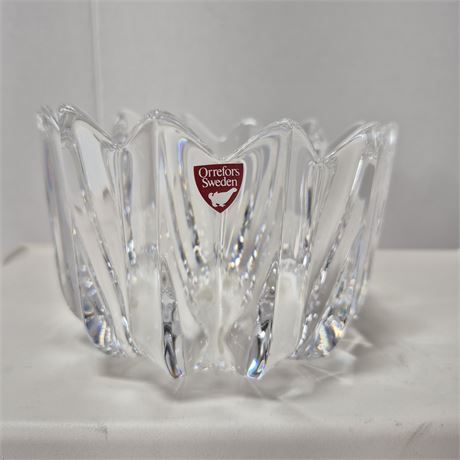 Blazing Auctions - Signed Orrefors Fleur Pattern Crystal Bowl