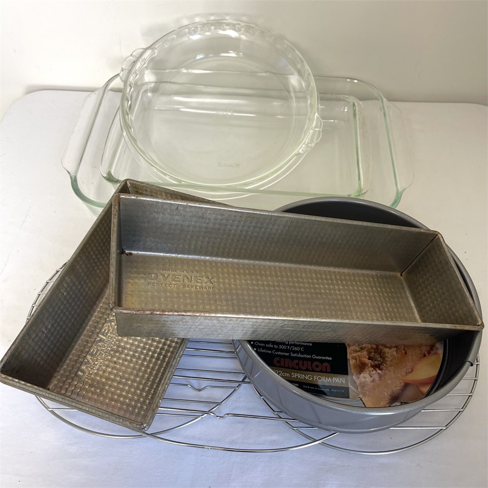 Blazing Auctions - Misc. Baking Dishes and Cooling Trays