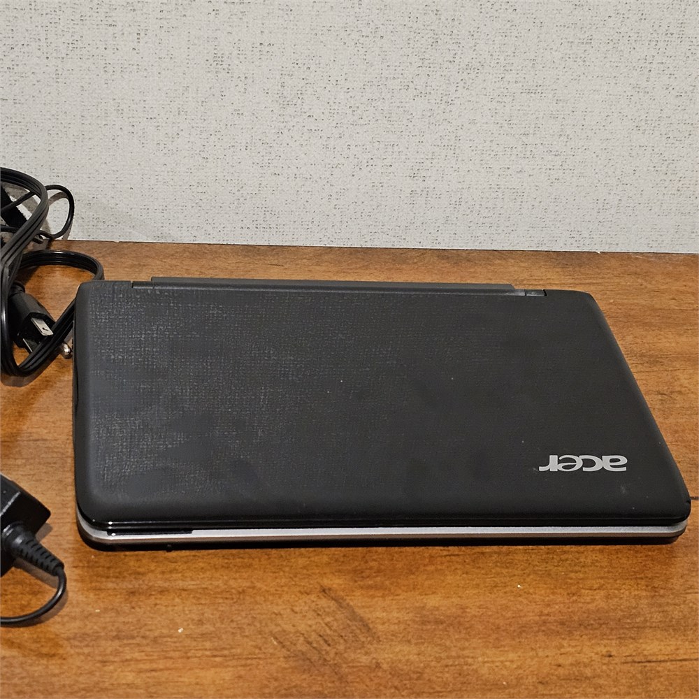 Blazing Auctions - Acer Aspire One Laptop