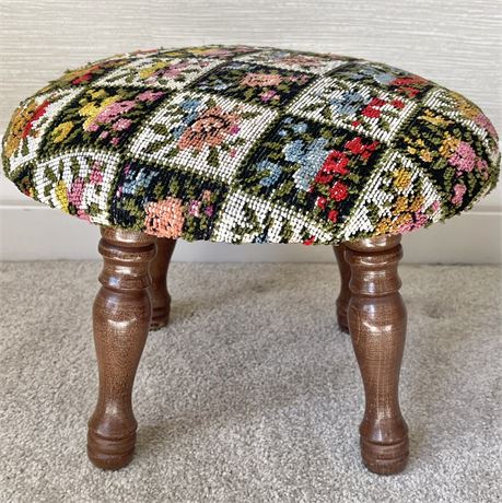 Blazing Auctions - Vtg Crawford Needlepoint Upholstered Spool Legs ...