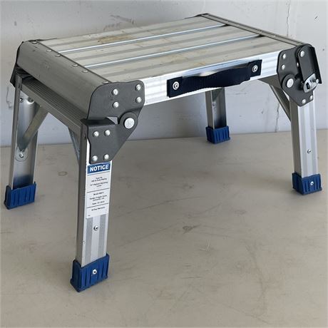 Blazing Auctions - Harbor Freight 13" Working Platform Step Stool